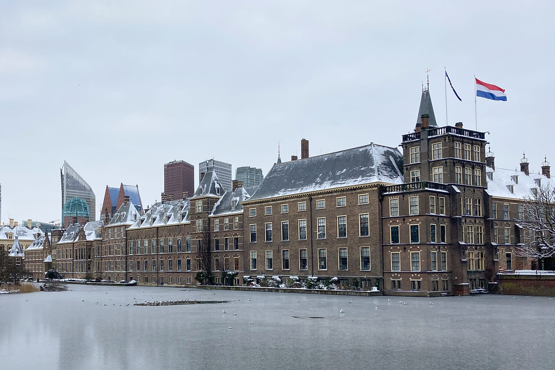 Seven lawmakers quit Dutch far-right leader Wilders' party in blow to ...