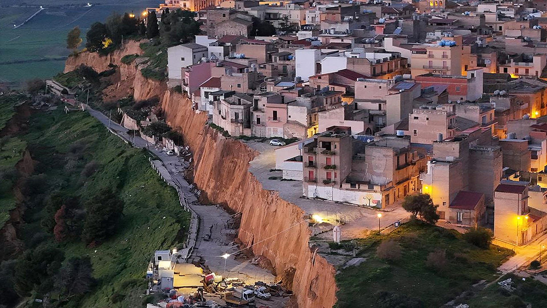 Vídeo. Temor en Niscemi, Sicilia, ante un gran deslizamiento de tierras ...
