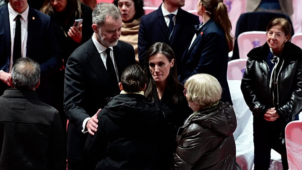 Video. King Felipe and Queen Letizia attend Mass for Spain train crash ...