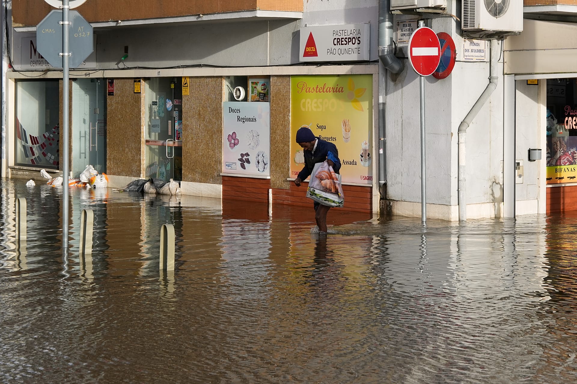Portugal's interior minister resigns following criticism of flood ...
