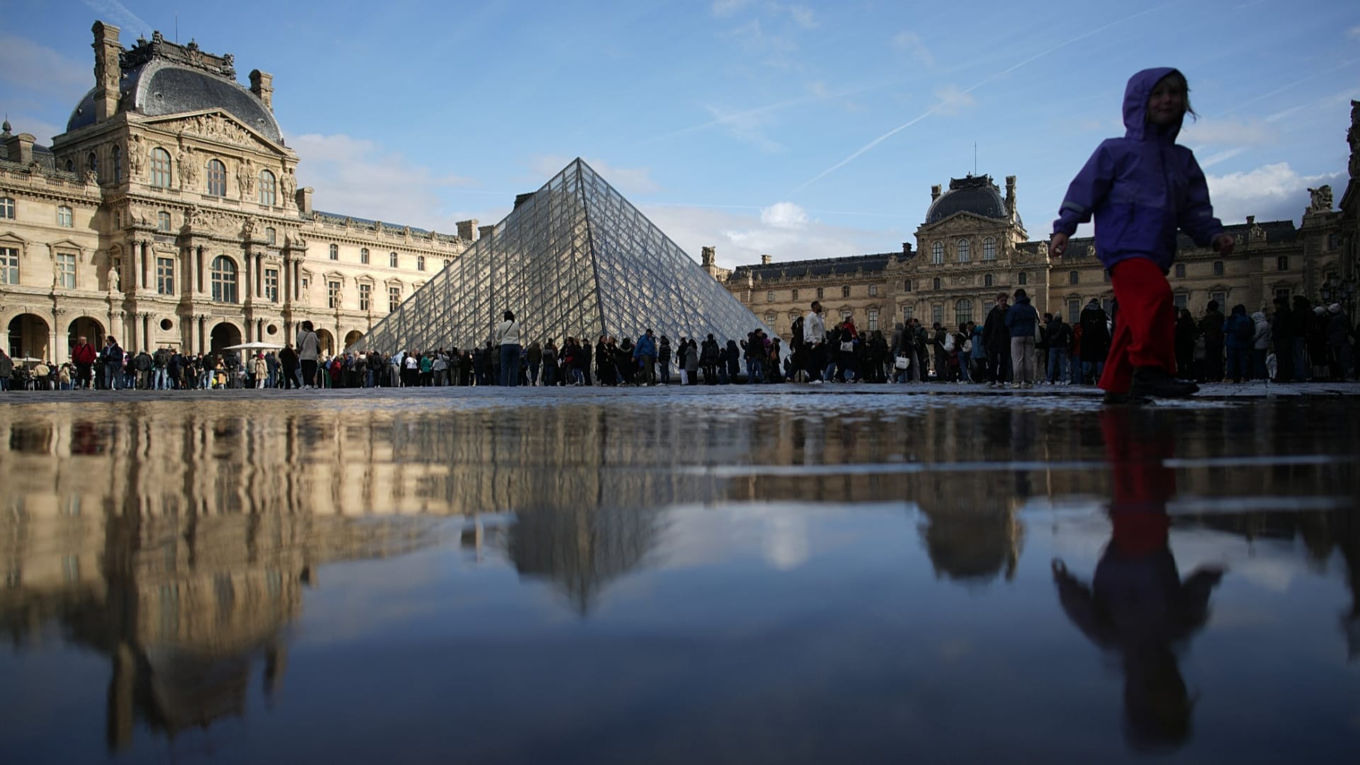 Louvre museum: Police in Paris arrest ten people over major ticket ...
