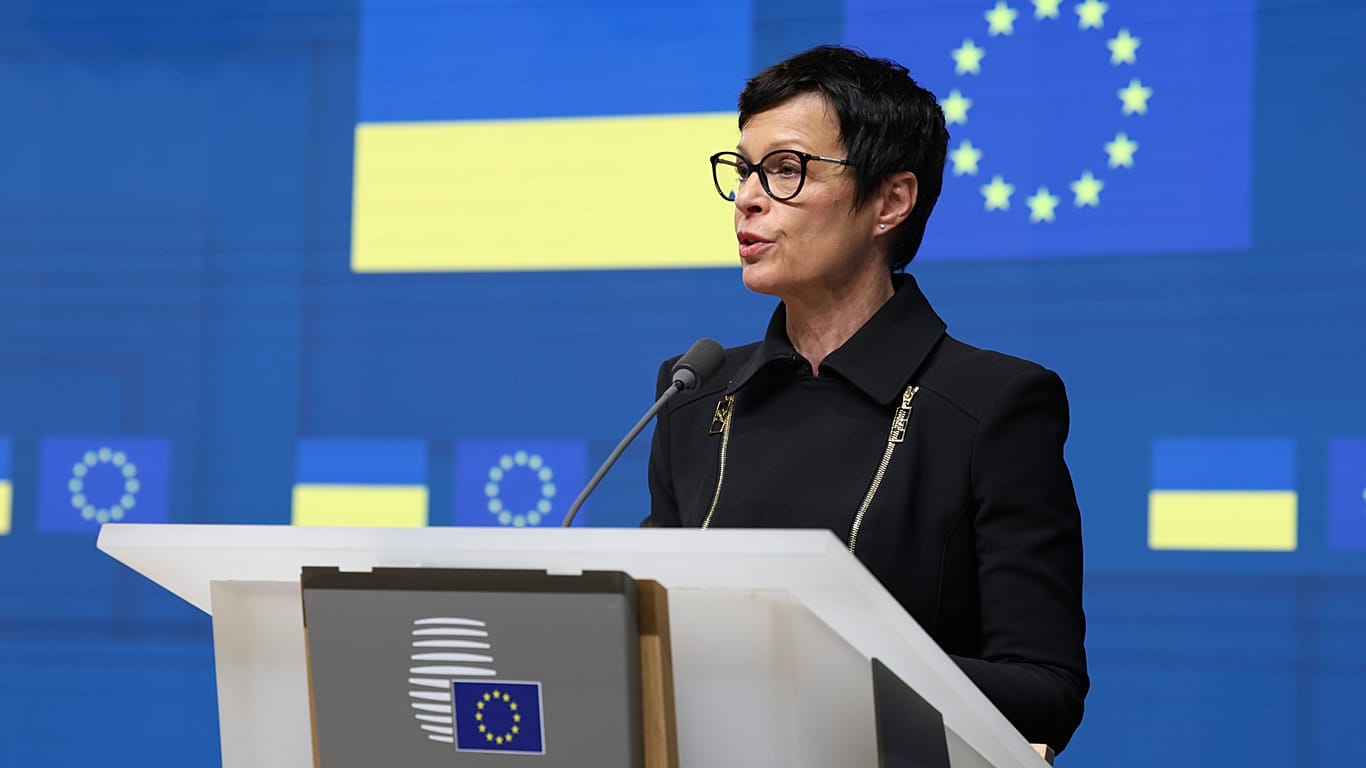 Ukraine's call to join EU in 2027 forces major re-think of enlargement ...