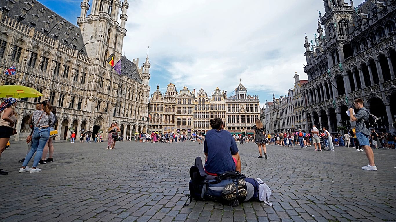 Brussels government reaches coalition agreement after 600-day deadlock ...