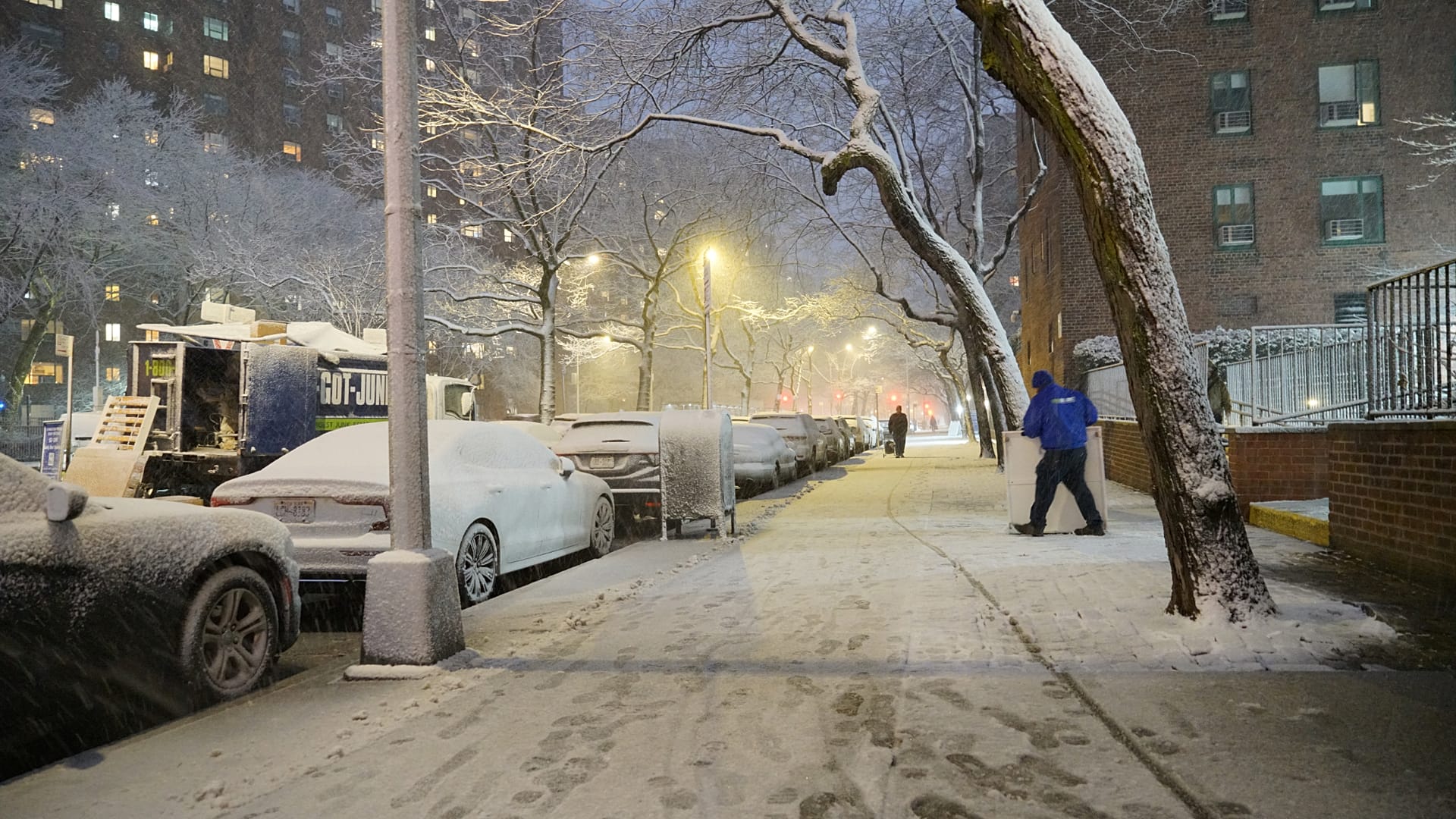 Une violente tempête de neige s'abat sur la côte Est des États-Unis, la ...