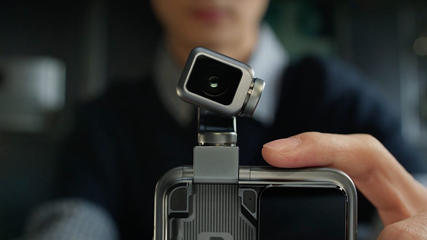 Honor’s new ‘robot phone’ wants to be your best AI friend and dance ...