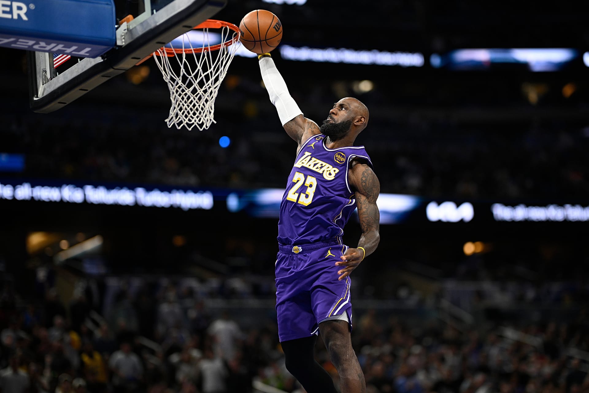 LeBron James se convierte en el jugador más longevo de la historia NBA ...