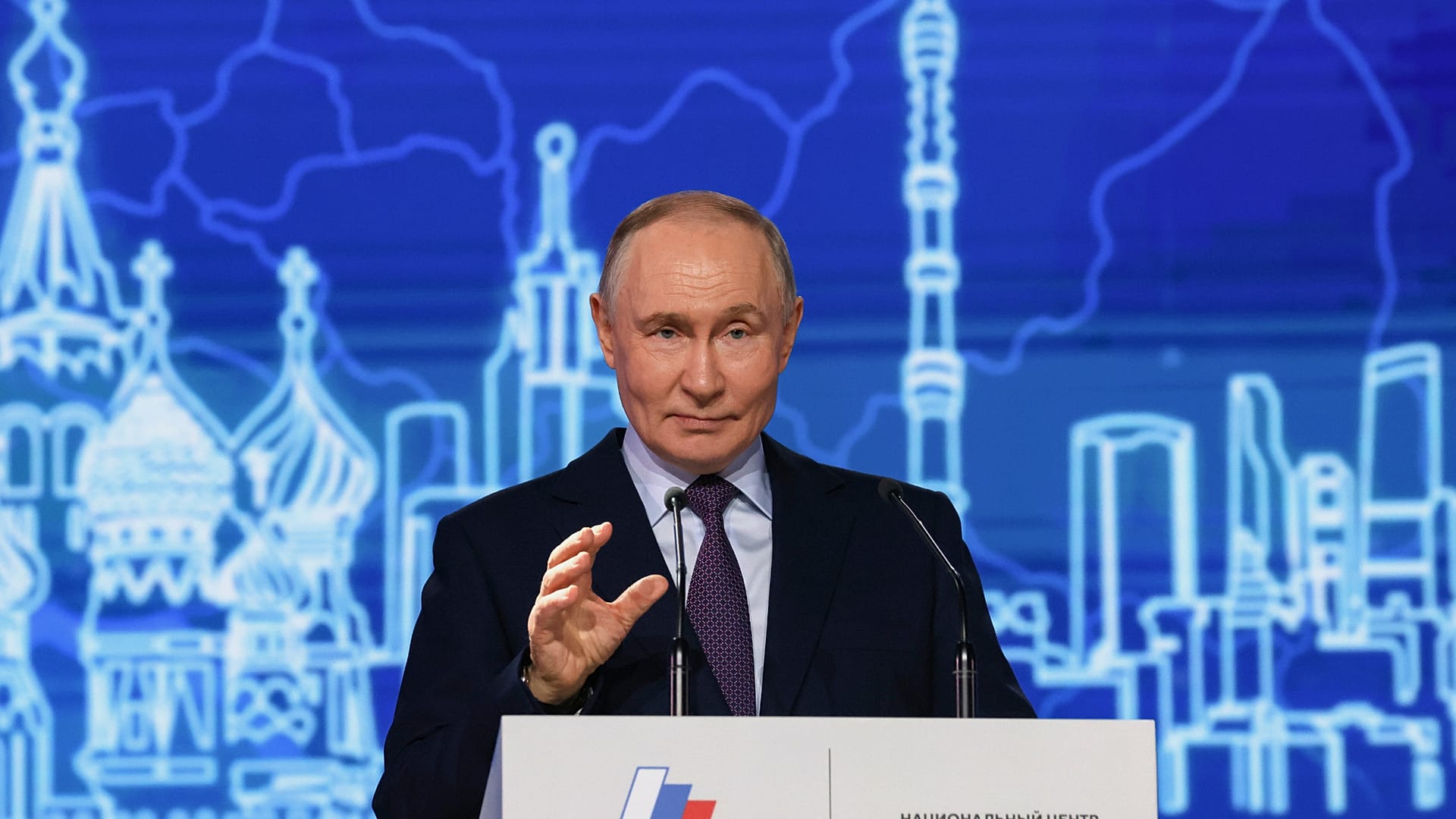 Putin invita a las empresas rusas a "contribuir a la guerra" | Euronews