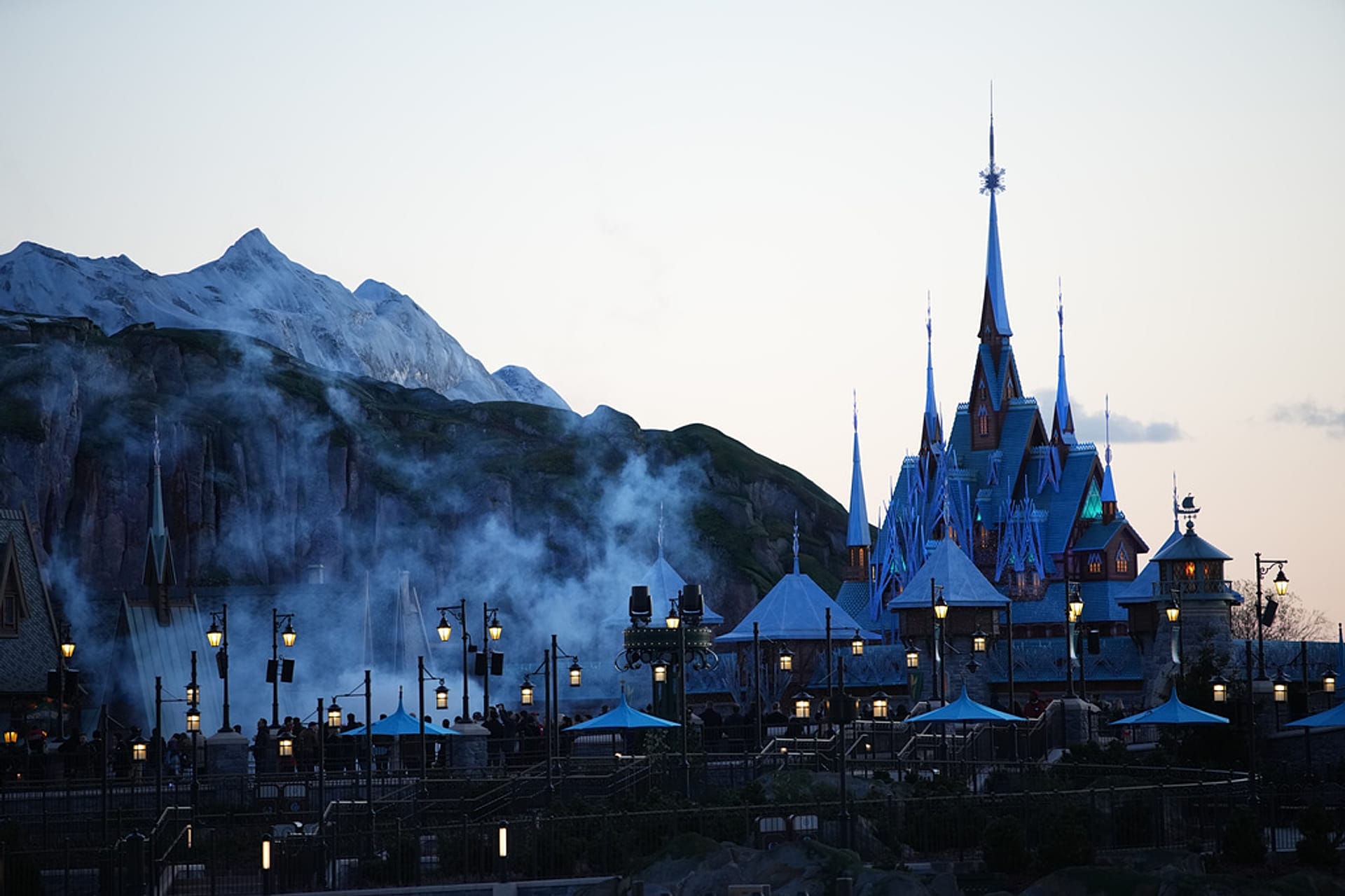 Frozen Ever After: Disneyland Paris opens 'Snow Queen World' after €2 ...