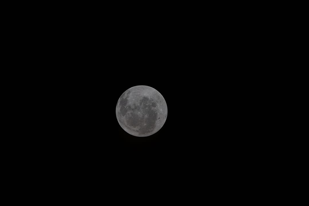 Nasa’s Artemis II crew to reach unseen far side of the Moon on flyby ...