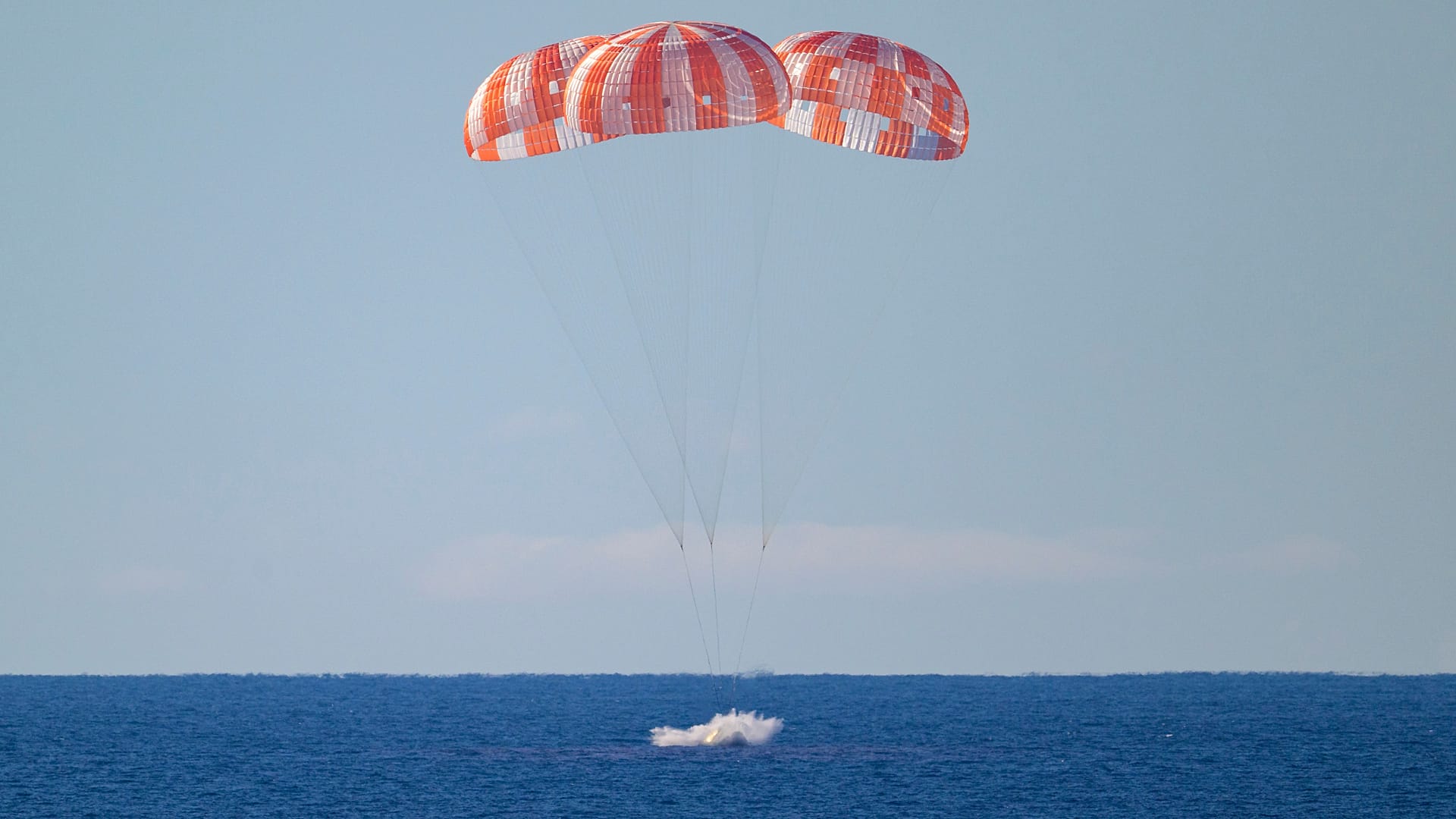Gli astronauti dell'Artemis II tornano sulla Terra: viaggio record ...