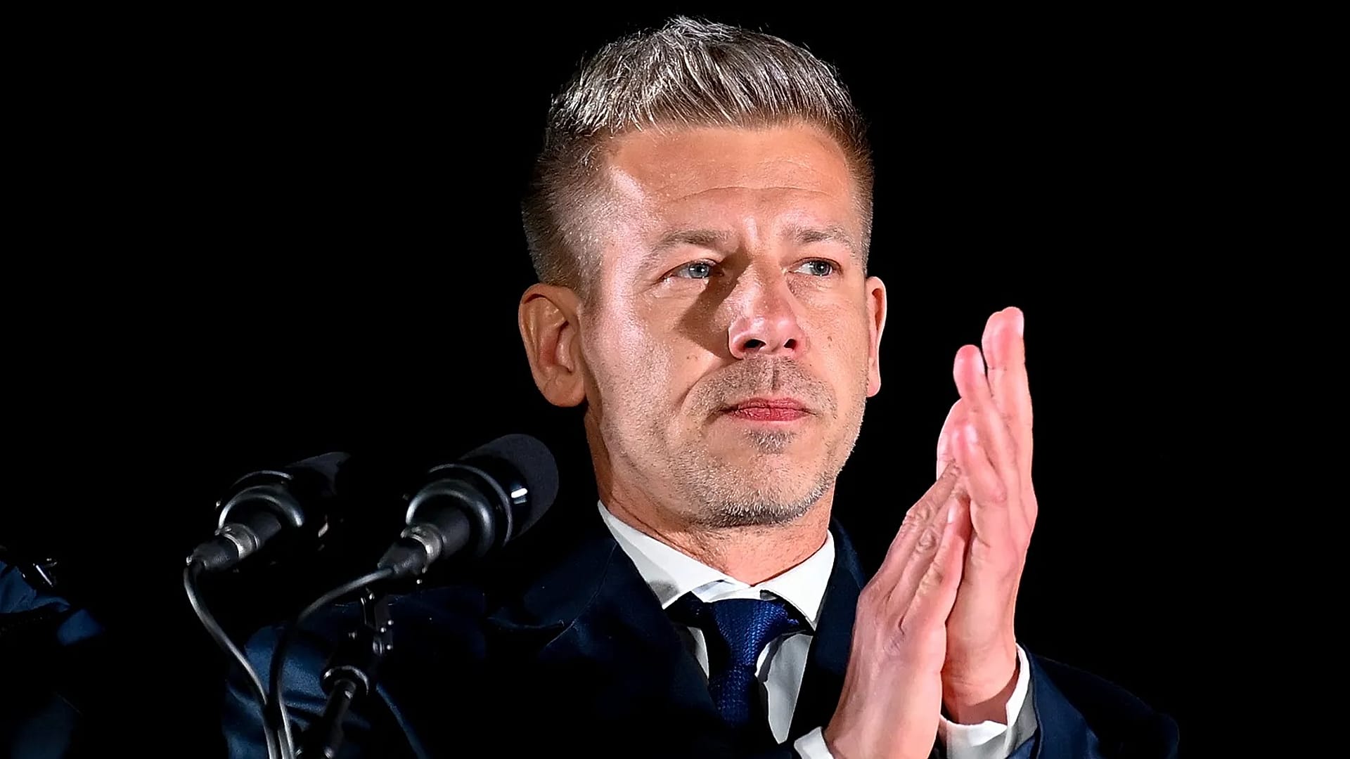 Wybory na Węgrzech. Przyszły premier Węgier Péter Magyar żąda, by ...
