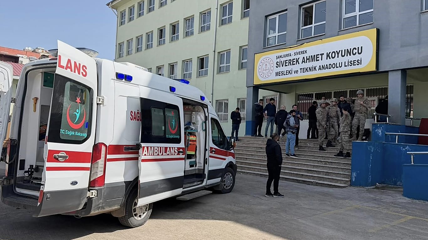 Video. Sixteen injured in rare Turkey school shooting in Siverek ...