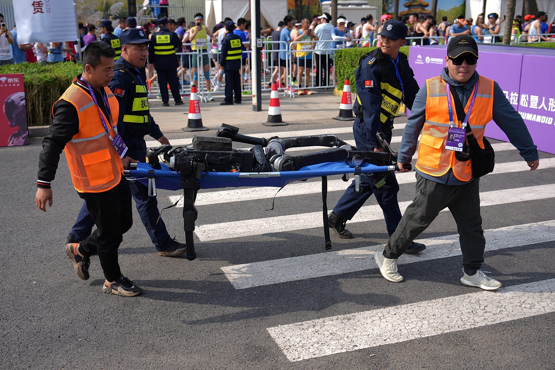 Humanoid robot smashes human half-marathon world record in Beijing race ...