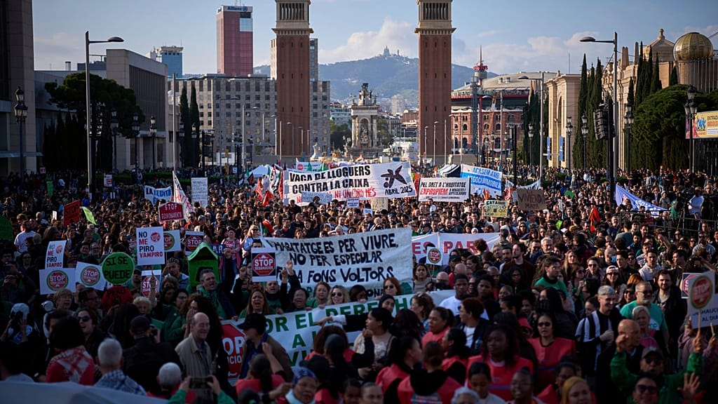 Spain launches €7bn public housing plan to tackle soaring rents and ...