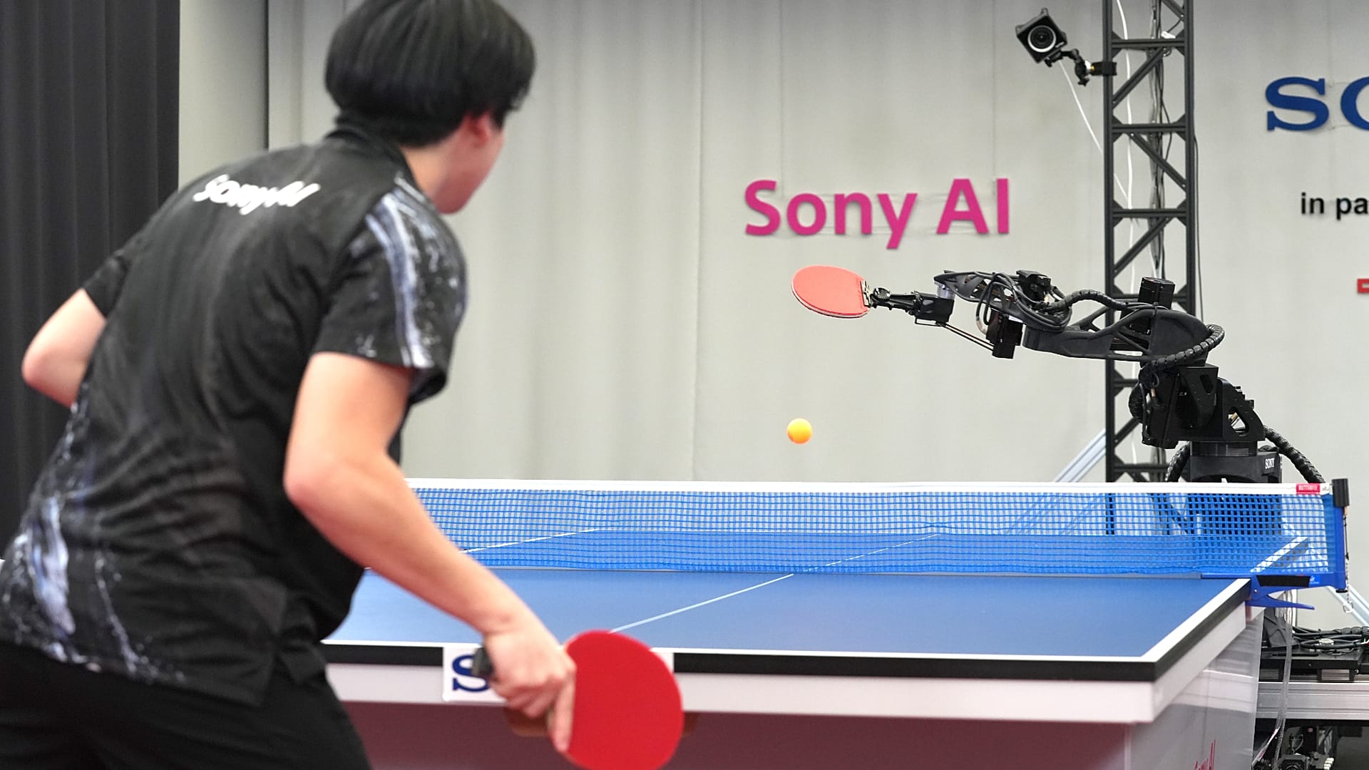 Video. A robot Sony built with AI is defeating human pros at table ...
