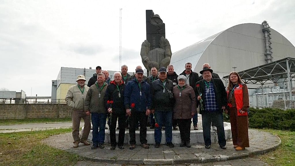Video. Ukraine’s Chernobyl ‘liquidators’ return 40 years after disaster ...
