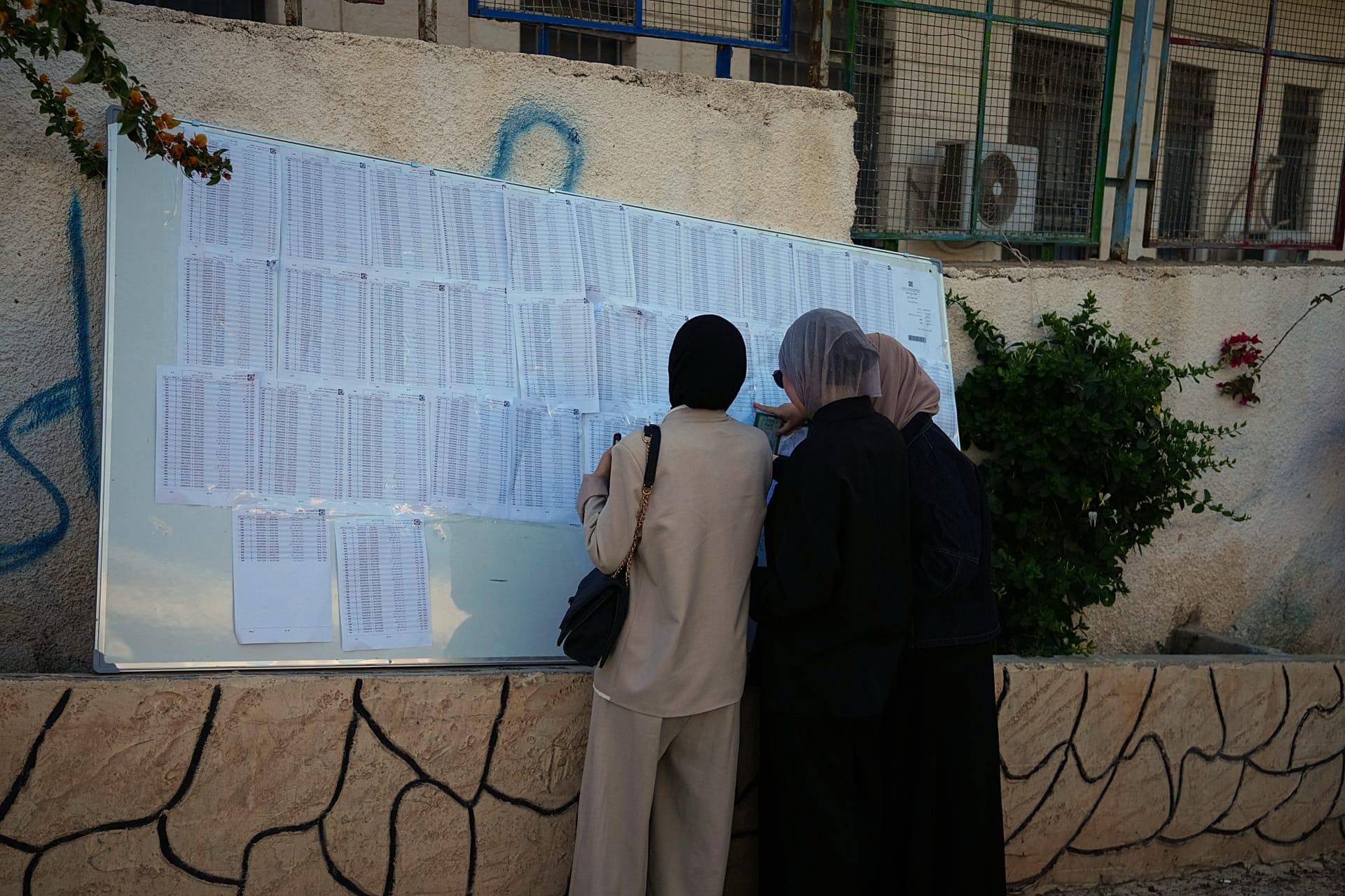 Palestinians vote in West Bank and central Gaza municipal elections ...
