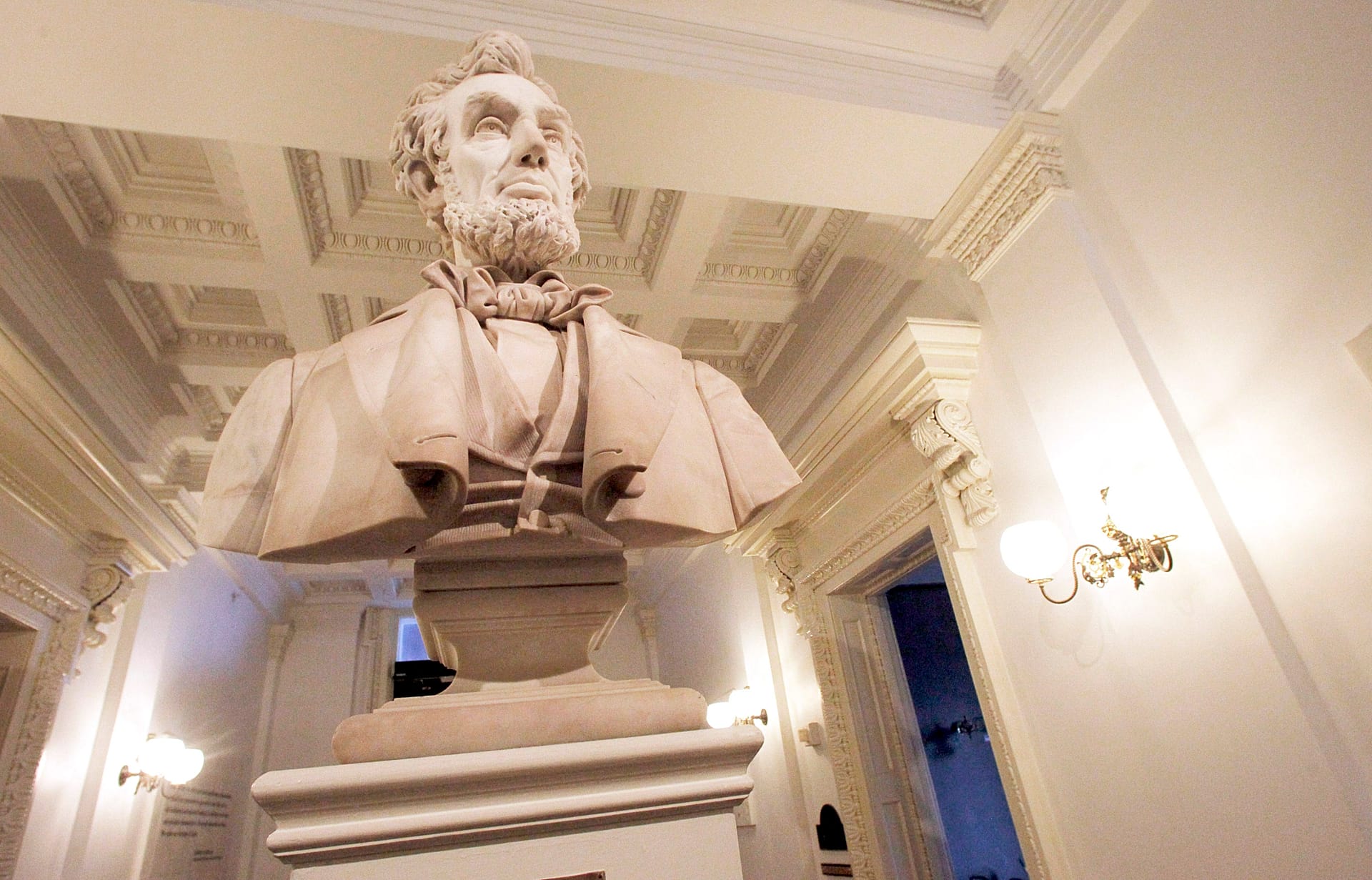 Trump vs Lincoln: il presidente che vuole ridefinire l'America vs il ...