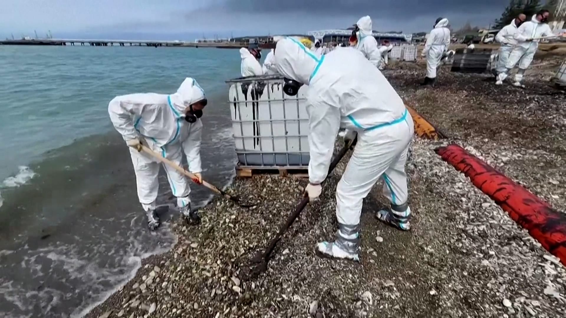 Video. Smoke rises over Russia’s Tuapse after Ukrainian drone strikes ...