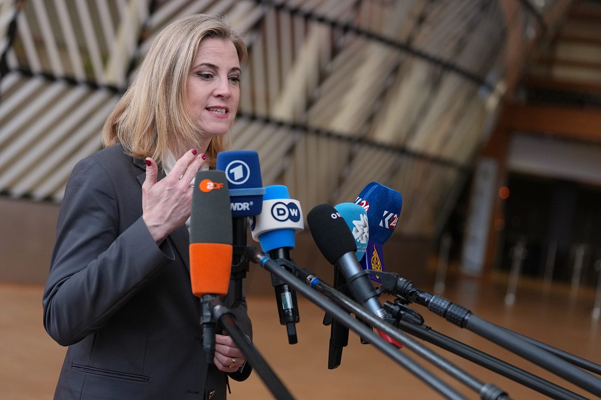 Avusturya'da anten casusluğu şüphesi: 3 Rus diplomat sınır dışı edildi ...