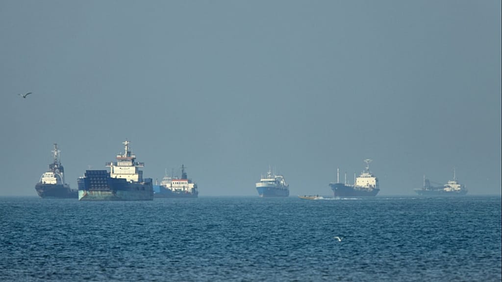 Video. Fragile truce holds as US awaits Iran's response to latest ...
