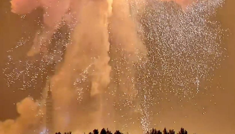 Video. Moment Blue Origin rocket explodes during launch pad test | Euronews