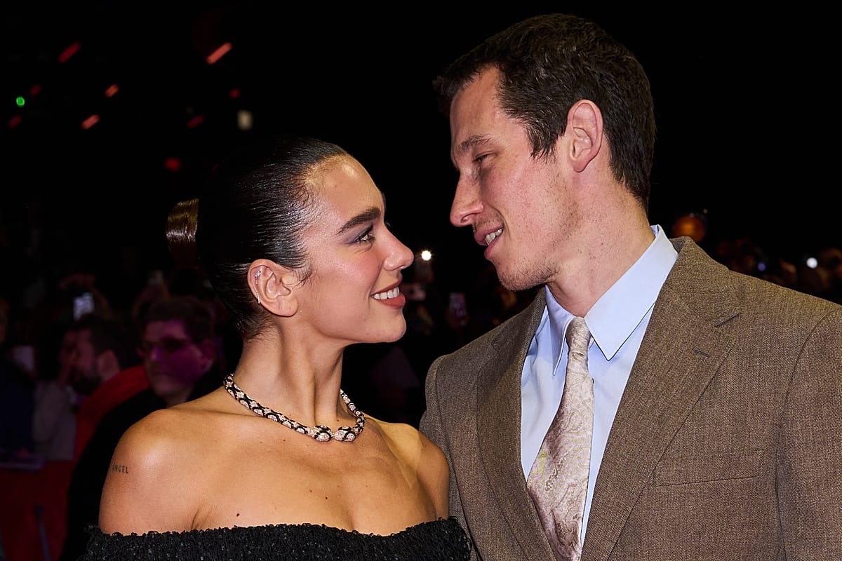 Dua Lipa et Callum Turner se marient lors d’un mariage secret à Londres ...