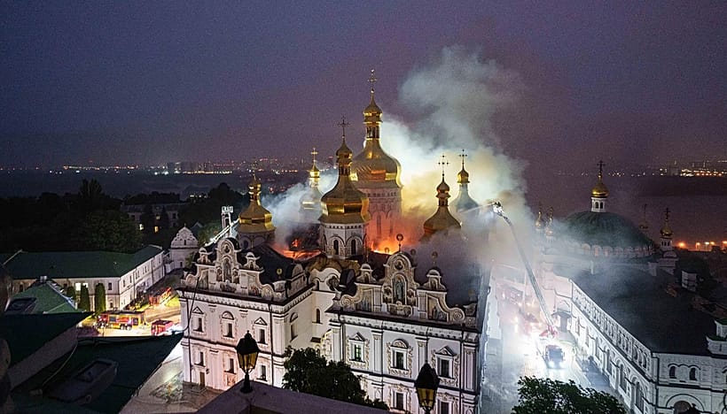 Vídeo. Ataques russos matam pelo menos 11 pessoas e deixam catedral ...