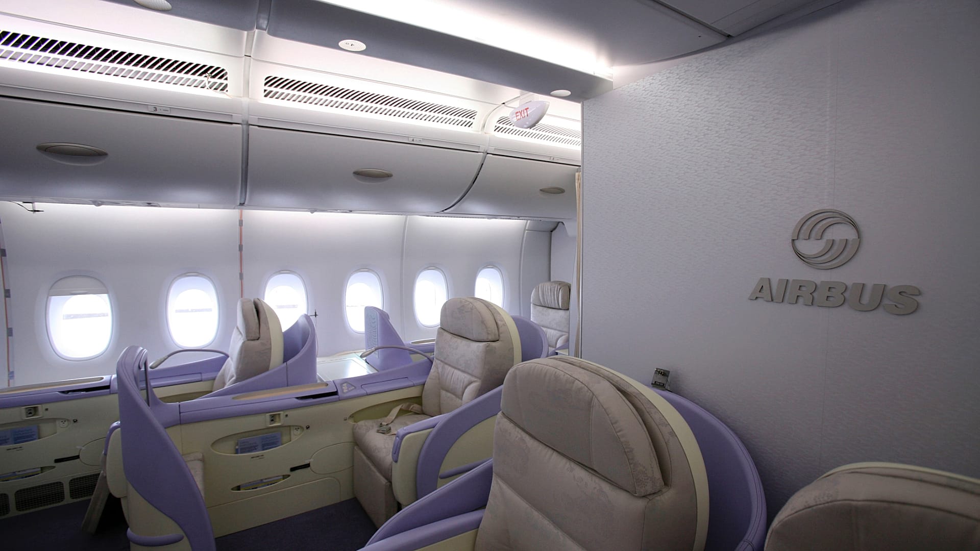 Airbus sous surveillance: l'AESA ordonne des inspections d'A380 pour ...